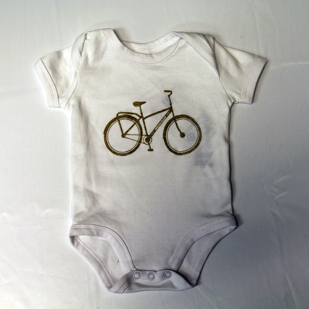 Bike Body Gold auf Weiß – wienerkind